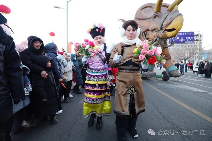 【我们的节日·元宵节】璀璨焰火秀 缤纷闹元宵_二连浩特市人民政府